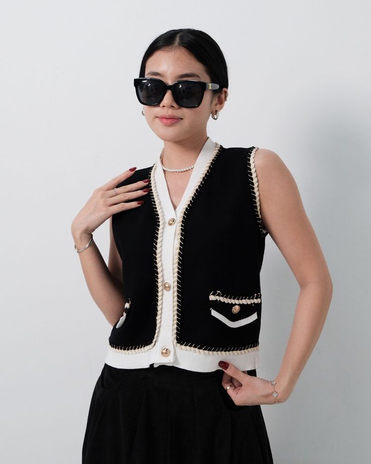 Marbel Classy Knit Vest with Tweed Details | Women | Pinkdose
