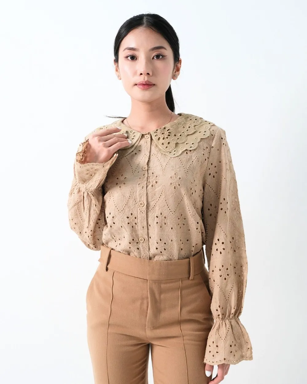 Lucen Cotton Lace Collar Shirt | Women | Pinkdose
